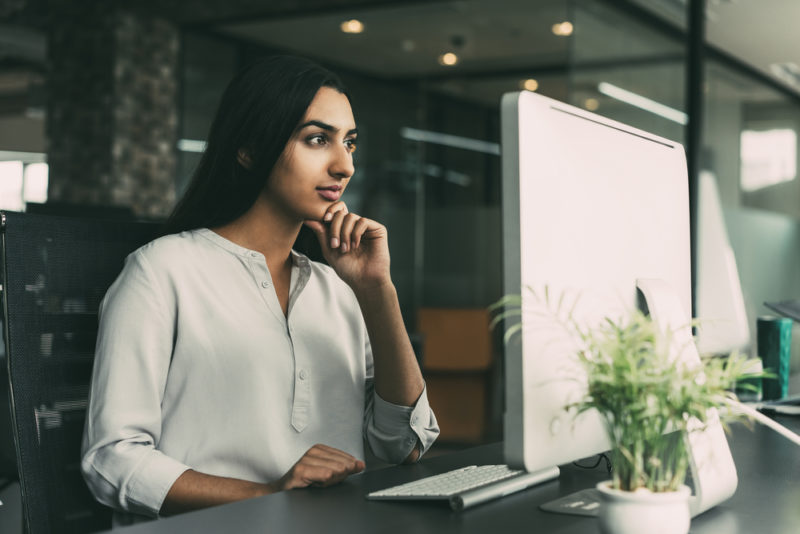 Building a Professional Network: 5 Recommended Tips and Tools